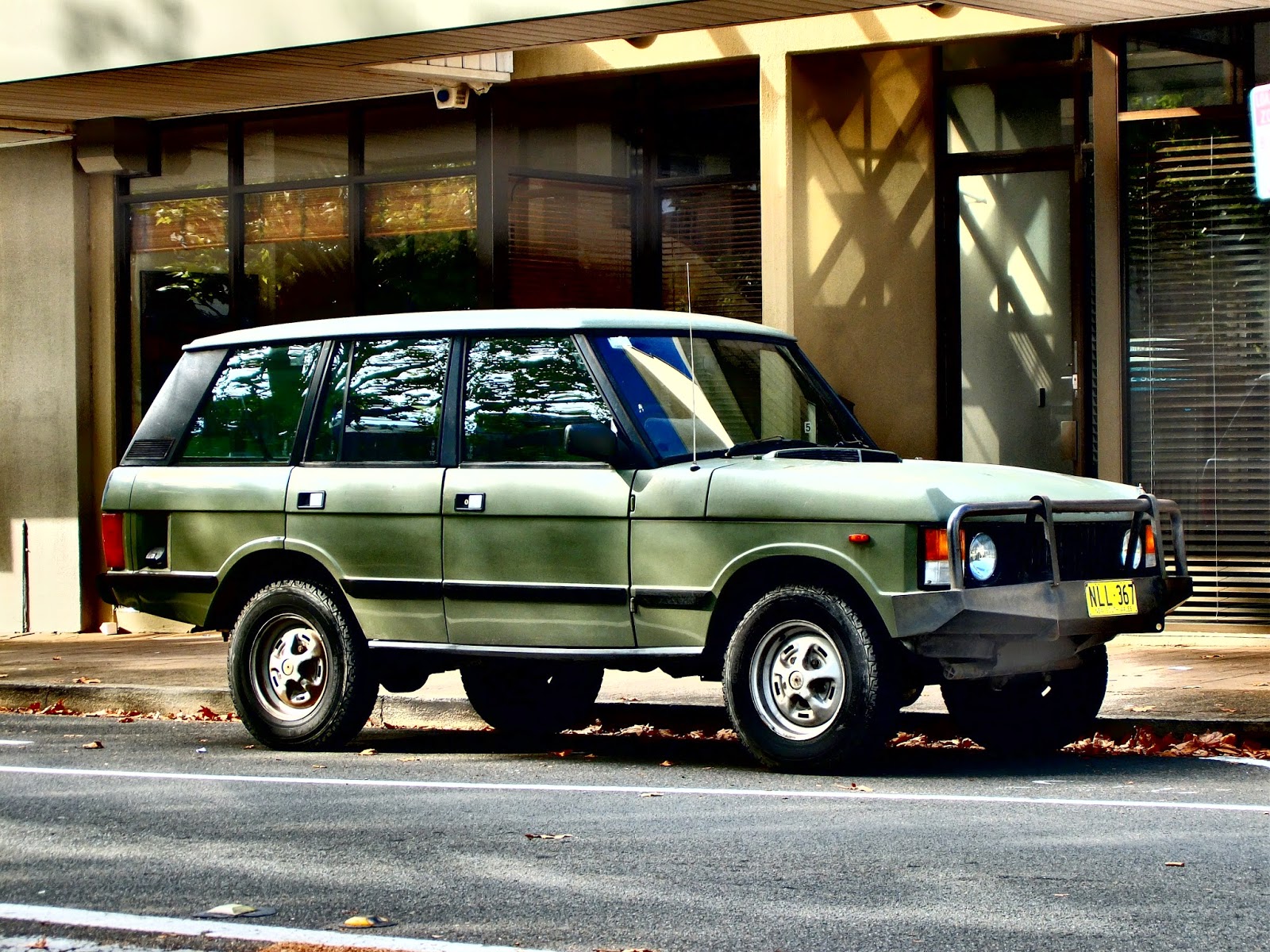 Aussie Old Parked Cars: 1985 Range Rover