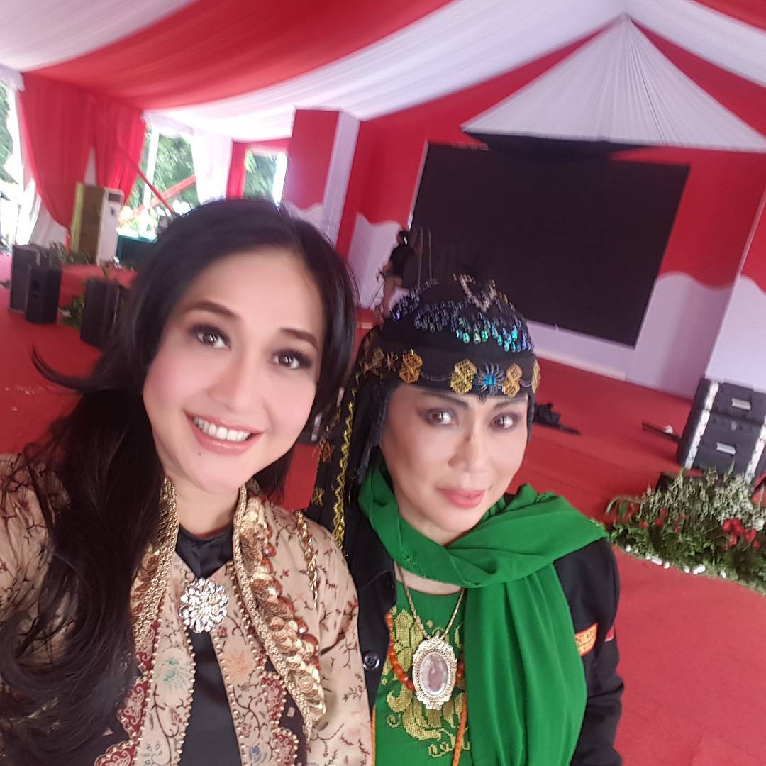 Biodata Paramitha Rusady Lengkap dengan Foto Terbaru, Agama dan ...