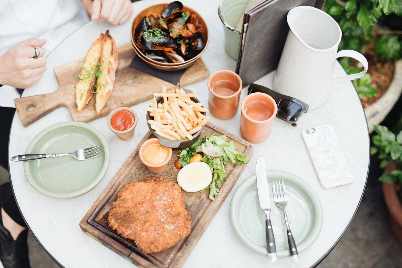 Li Chi Pan : Lunch at the Potting Shed.
