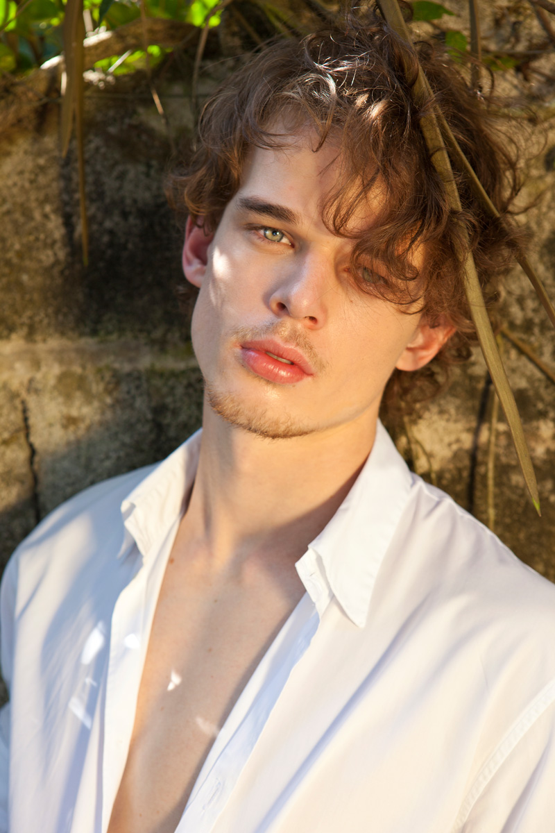 First Runway - men board: Andre Bona