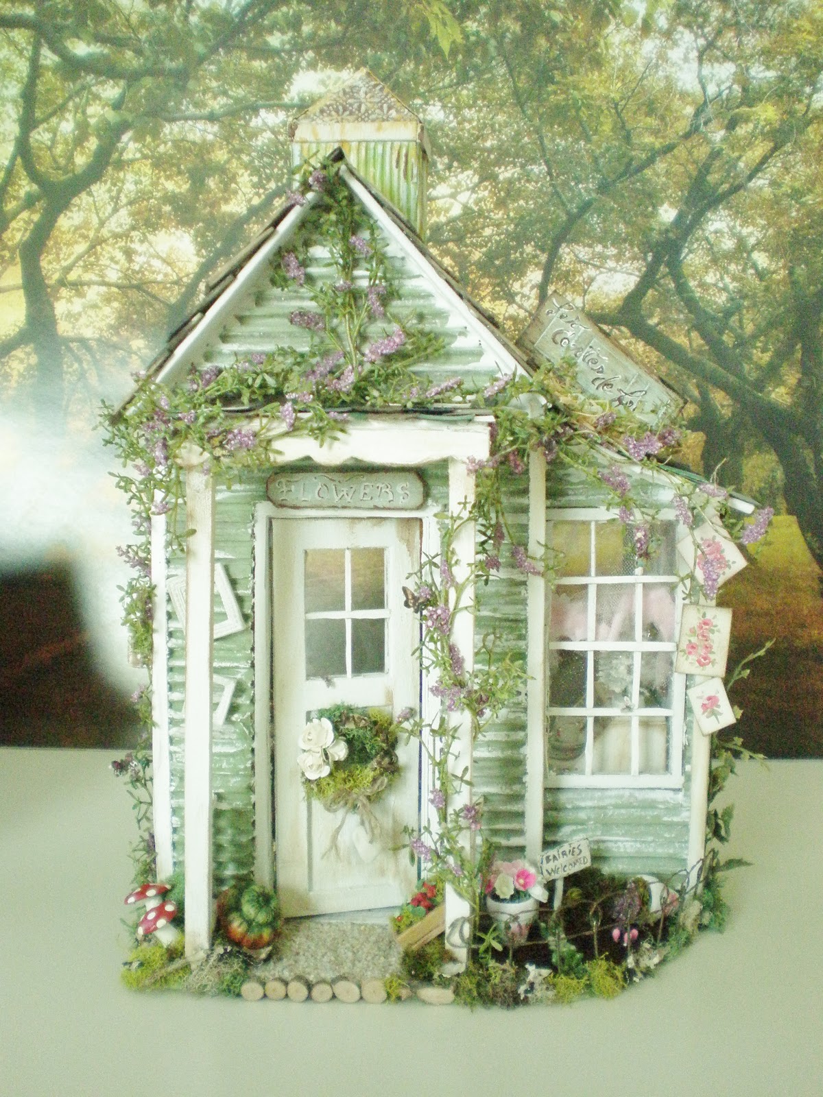 Cinderella Moments: Garden Hideaway Dollhouse
