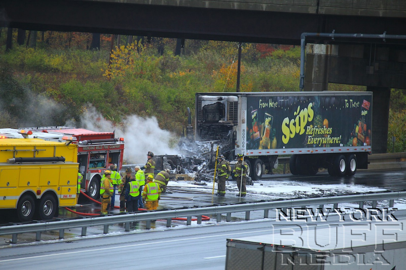New York Buff Media: Tractor Trailer Caughts On Fire On The NYS Thruway
