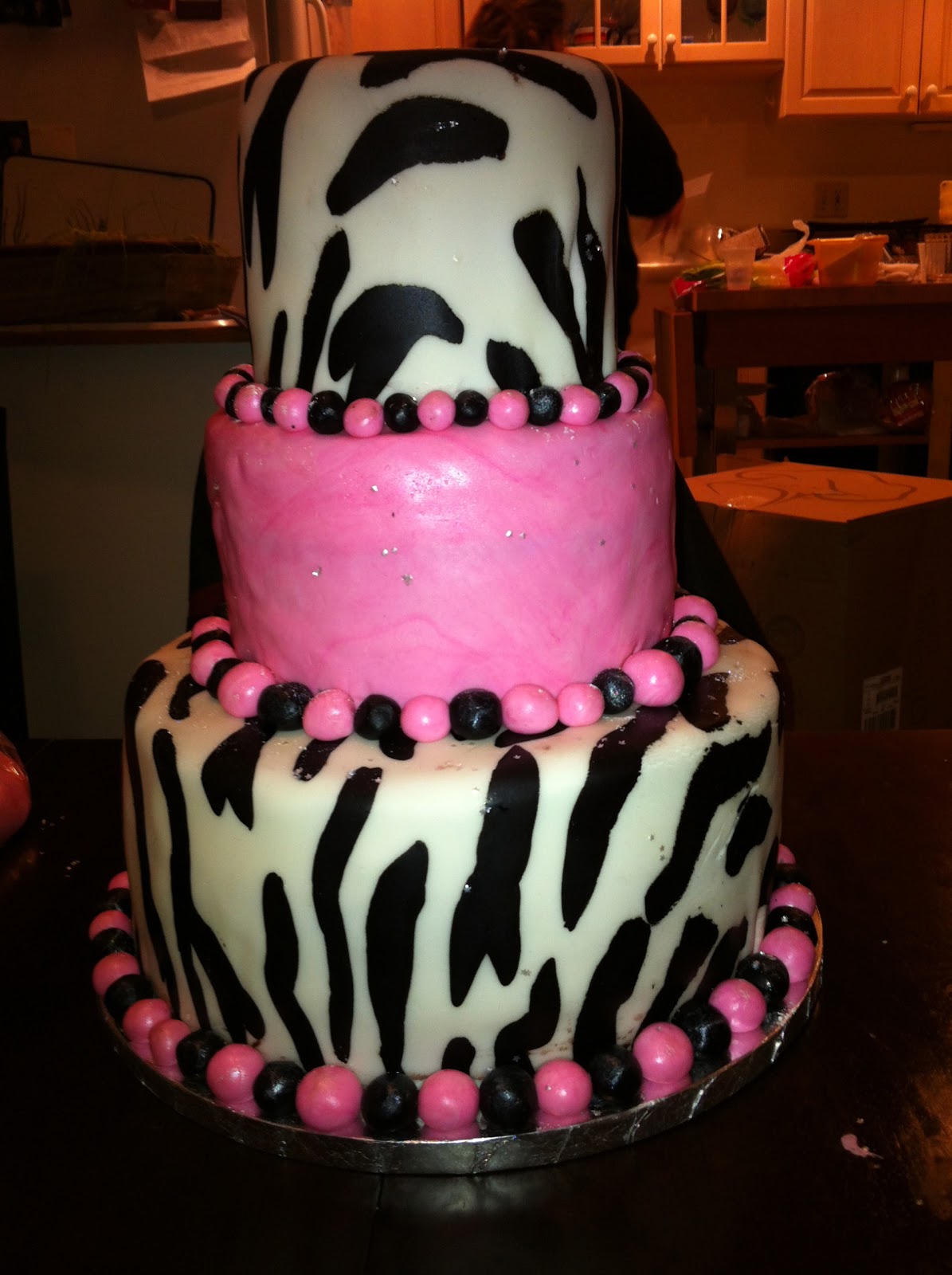 The Kiddie Kitchen: Swet 16 Cake tiger stripe cake