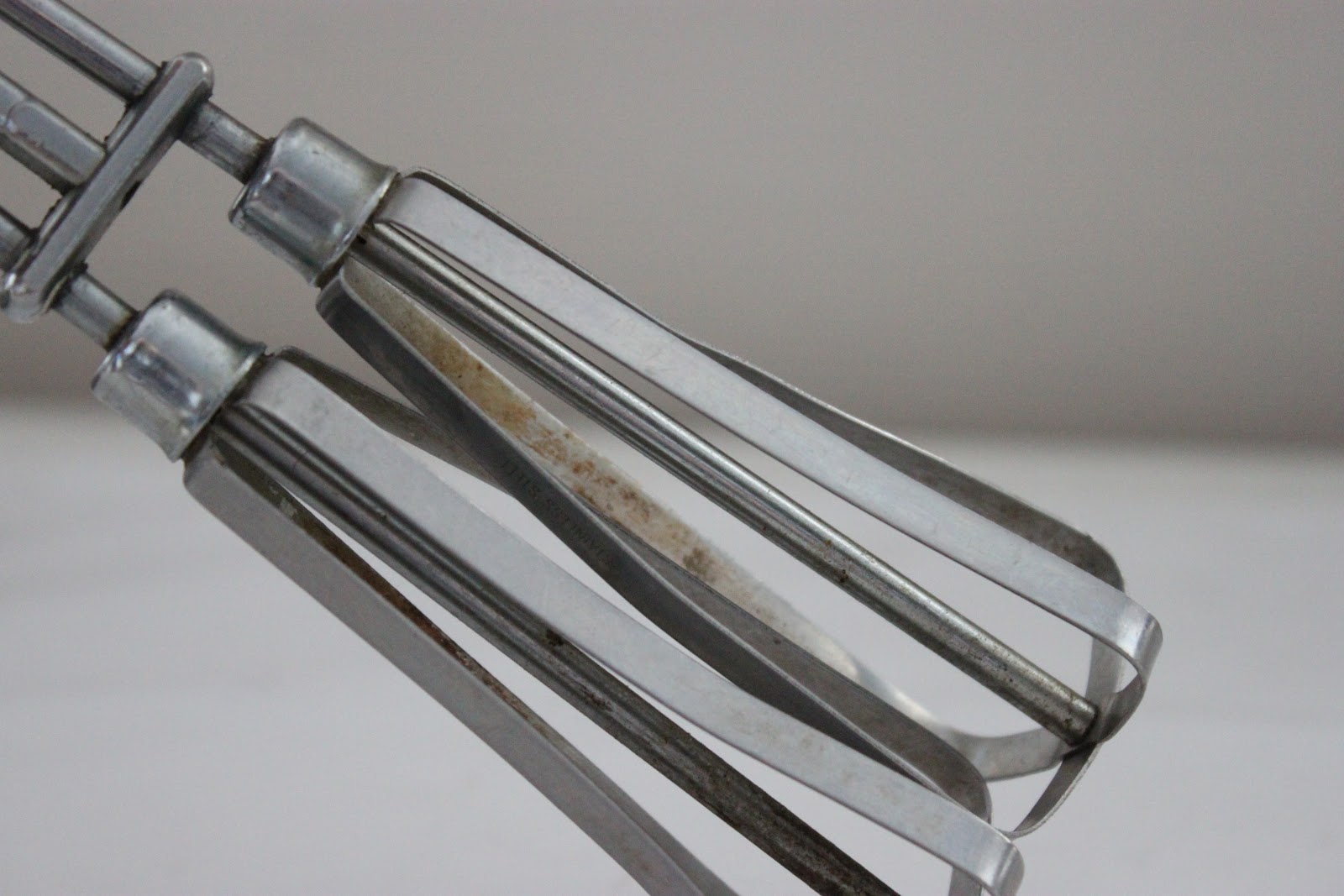 Marlene Zufic ♥: En gammal handdriven visp