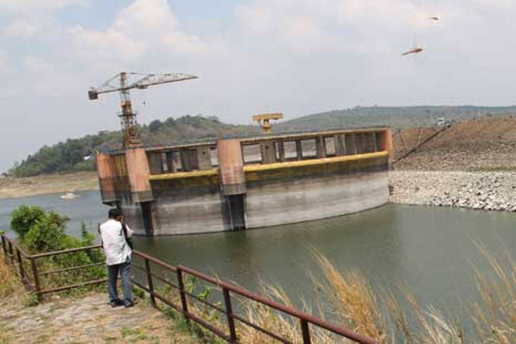 Bendungan Waduk Jatiluhur, Purwakarta, Jawa Barat. | Bendungan Waduk di ...