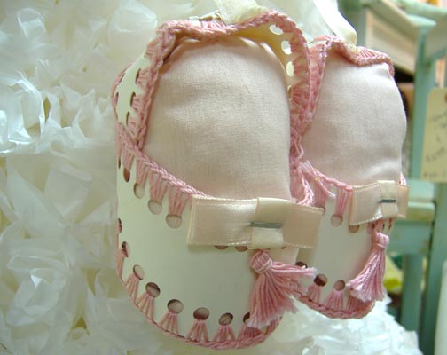 Quilted Nest: Paper Booties...