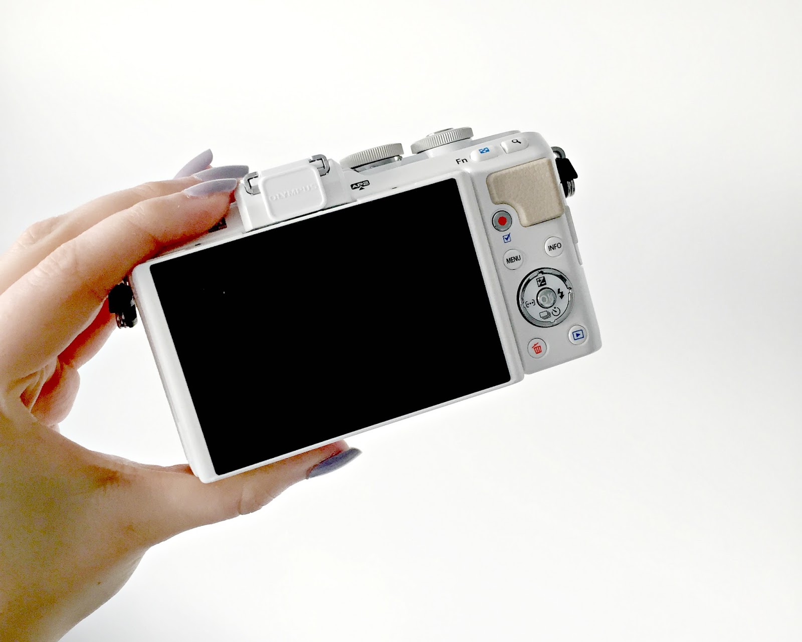 Olympus Pen E-PL7 - First Impressions Review ~ Hannah Olivia