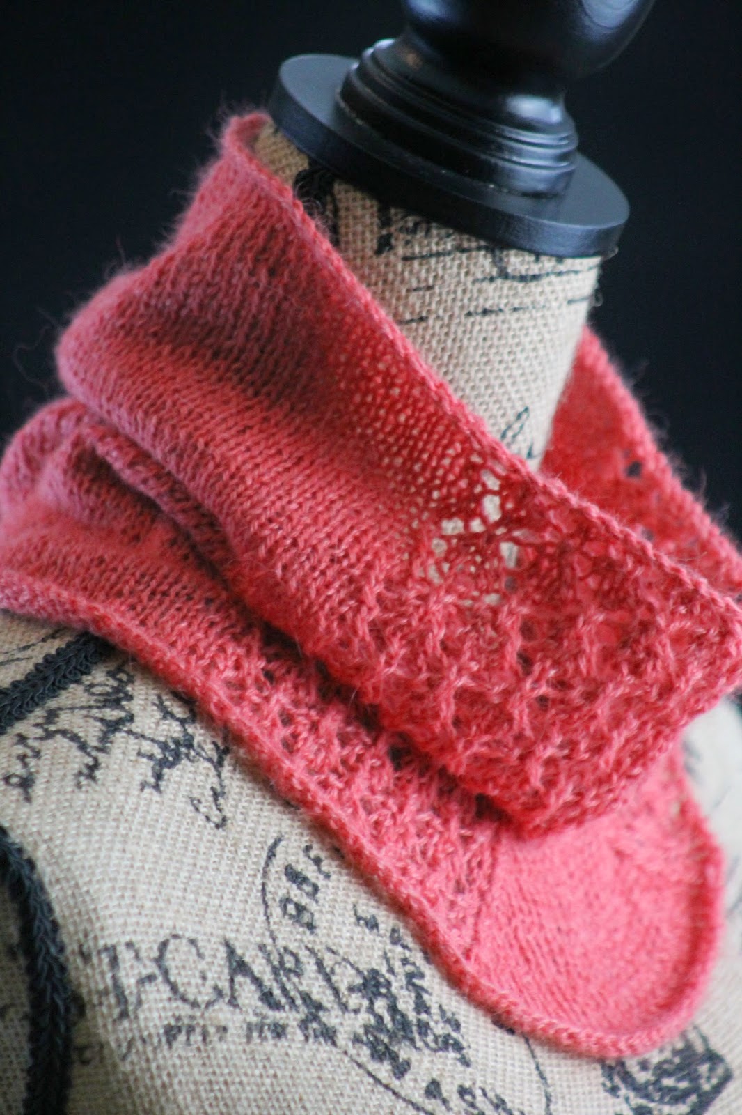 Balls to the Walls Knits: Pretty in Pink Cowl