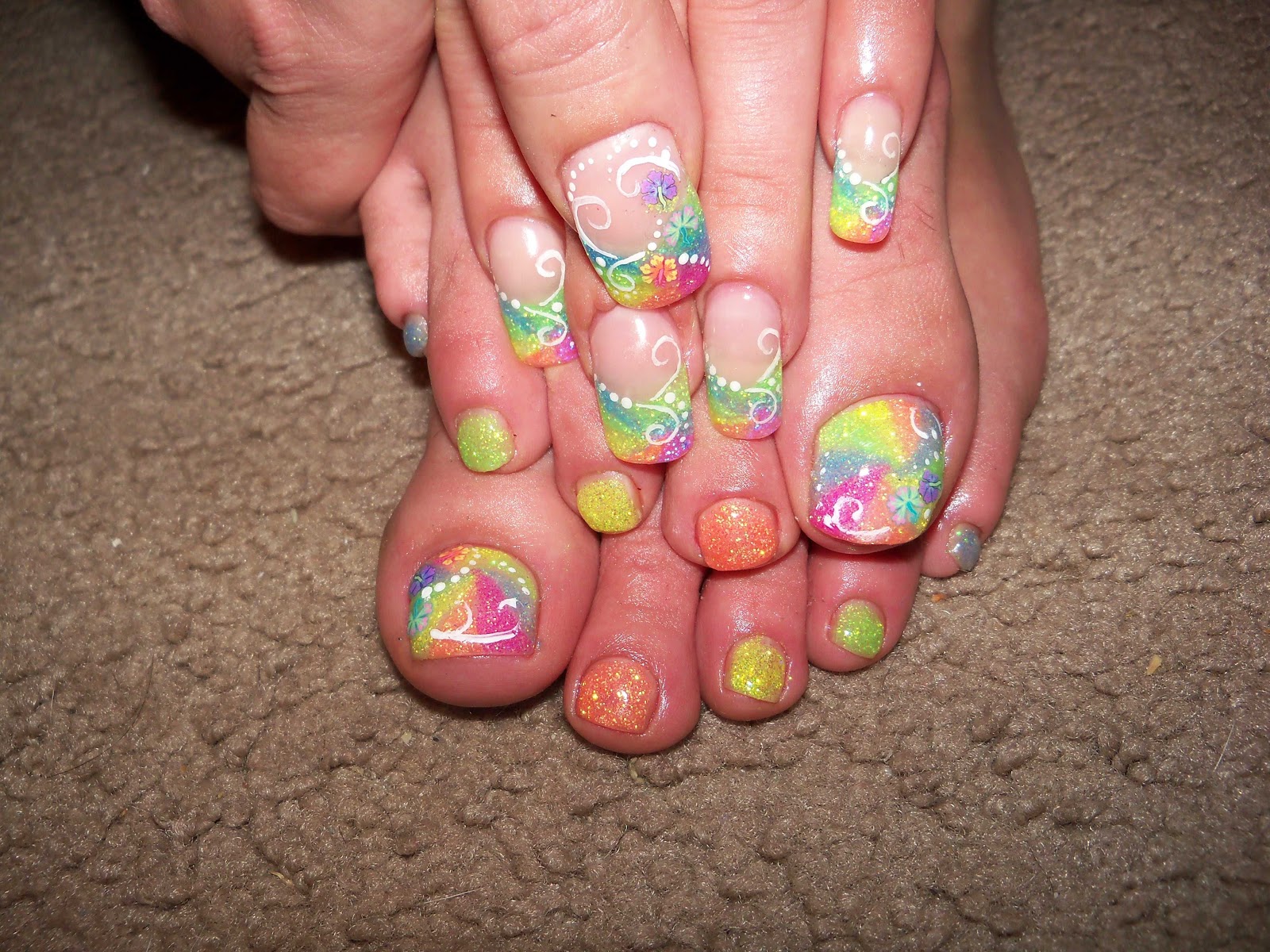 Rainbow Glitter Gel Toenails | Nailic