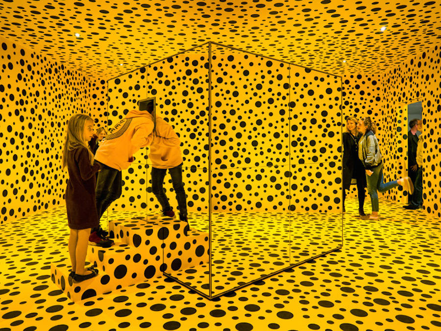 Infinity Dots Obsession por Yayoi Kusama
