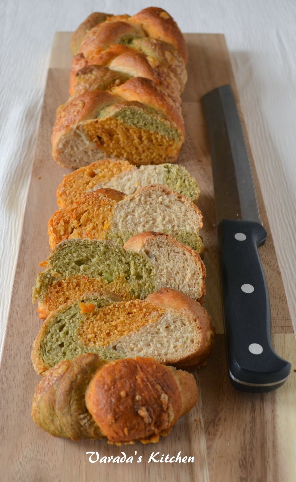 Varada's Kitchen and Garden: Cheesy Tricolor Braided Whole Wheat Bread
