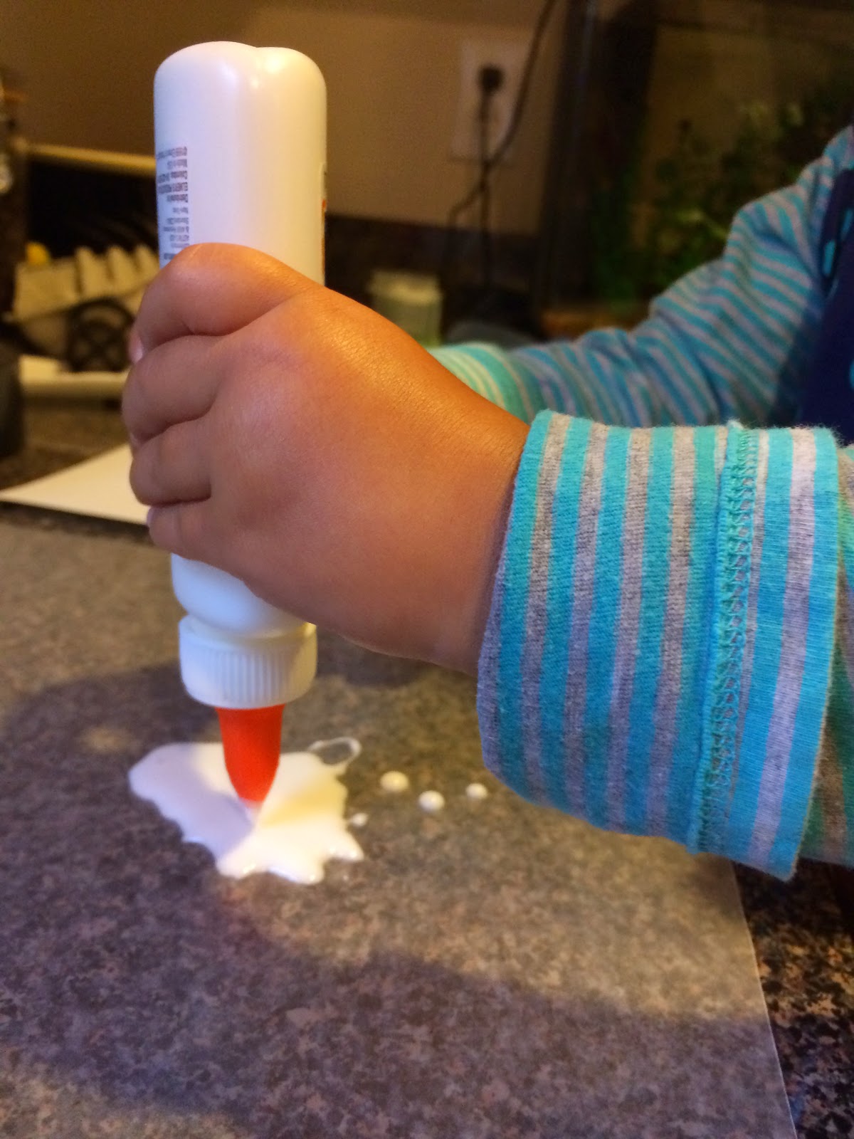 Our Beautifully Messy House : Glue Ghosts