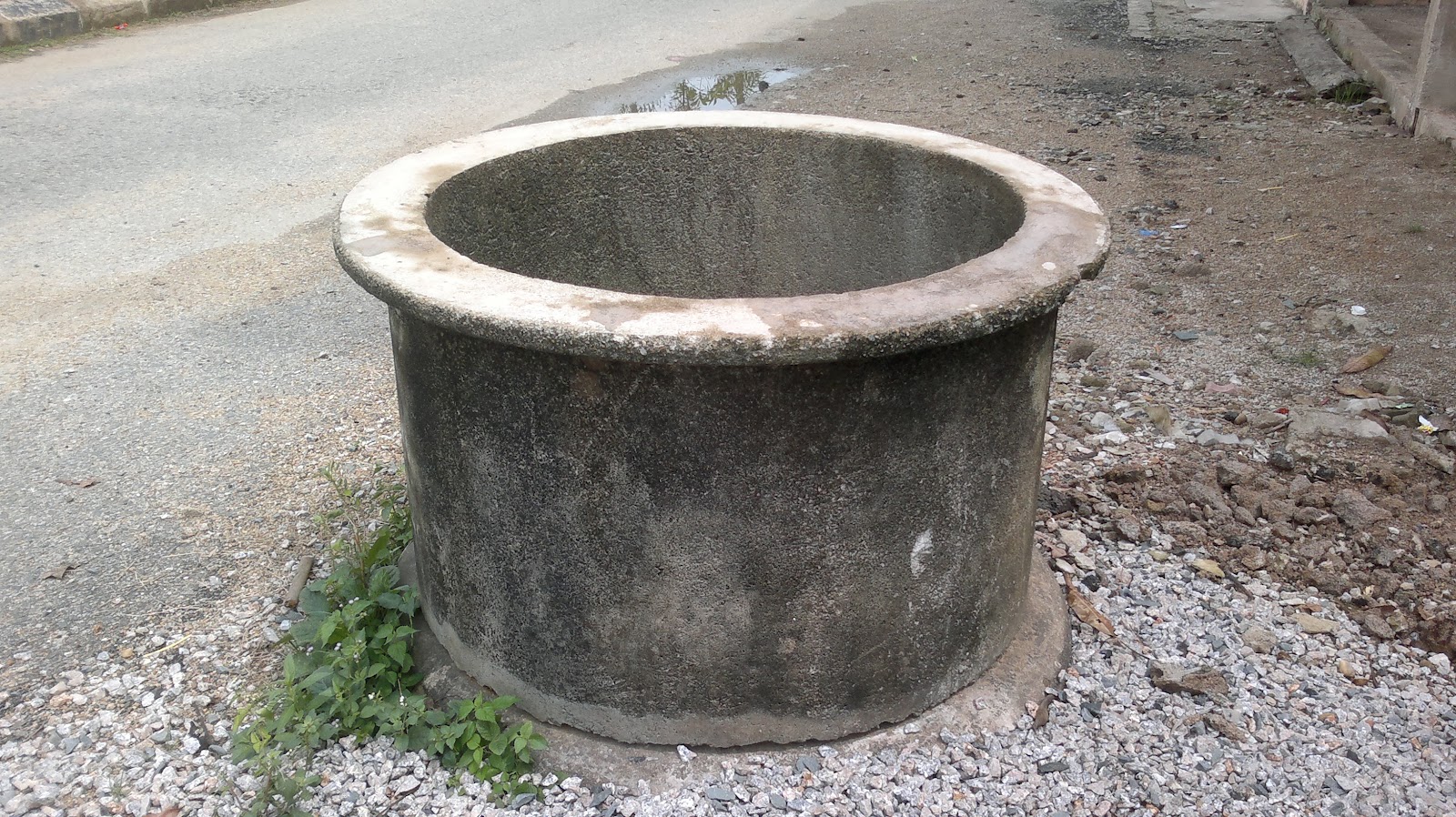 sepanjang jalan pulang: PERIGI DAN KEREK TELAGA