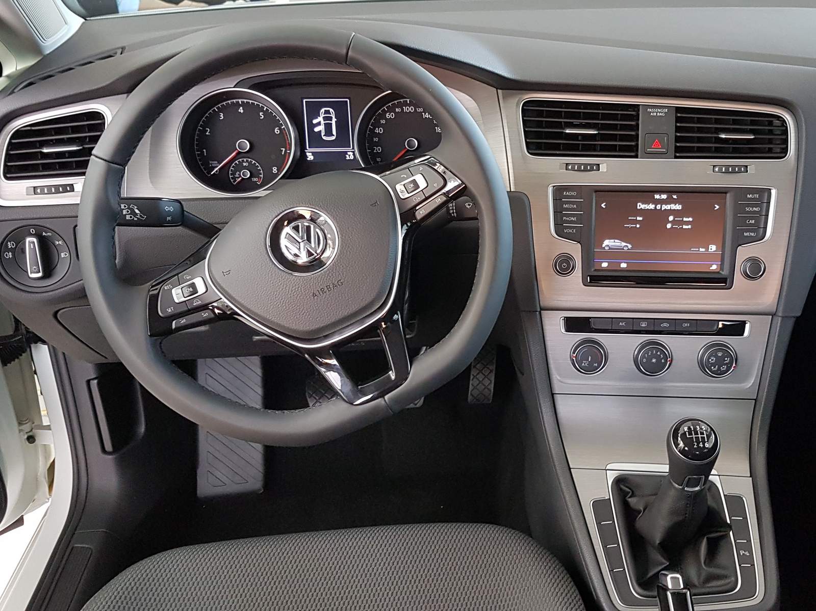 VW Golf Comfortline 1.0 TSI 2017: preço, consumo - vídeo