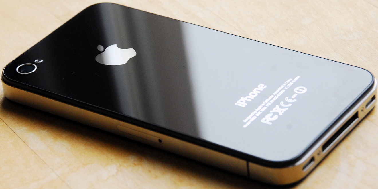 Genius Bars are Faced with More iPhone 4 Claims for Replacement with 4S
