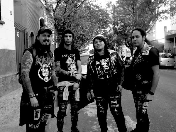 only analog is real: NUCLEAR FROST / Winter Bombs 83 / D-Beat War 83