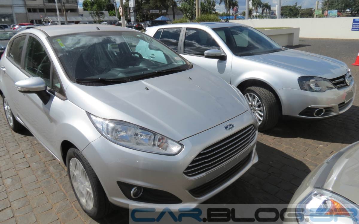 Golf e Cruze x Fiesta e Peugeot 208: médio contra compacto