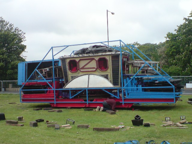 North East and Yorkshire Fun Fair Pics: Building Up A.S. Crow & Sons ...