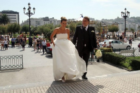 Red Carpet Wedding: Alex Ubago and Maria Alcorta - Red Carpet Wedding