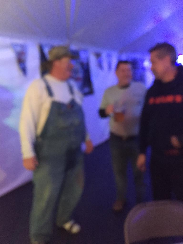 Male desperation, peeing, and wetting: February 2016