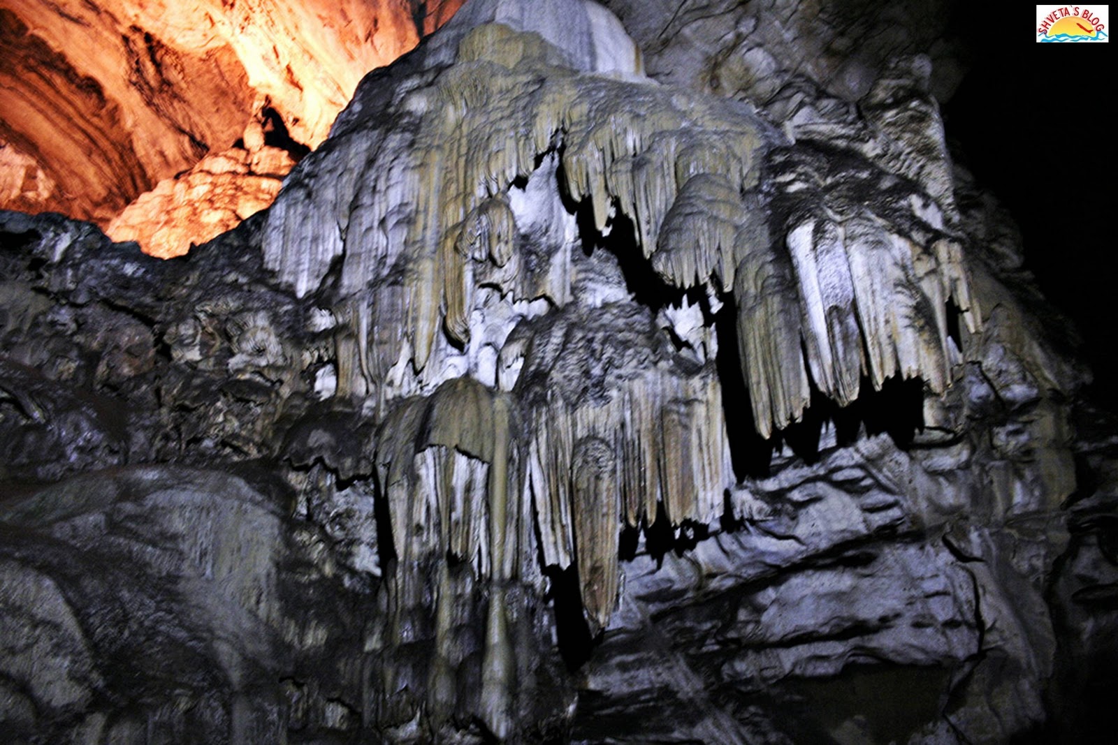 MIRACLE: TOURISM IN INDIA: THE BORRA CAVES ,VISAKHAPATNAM,ANDHRA PRADESH