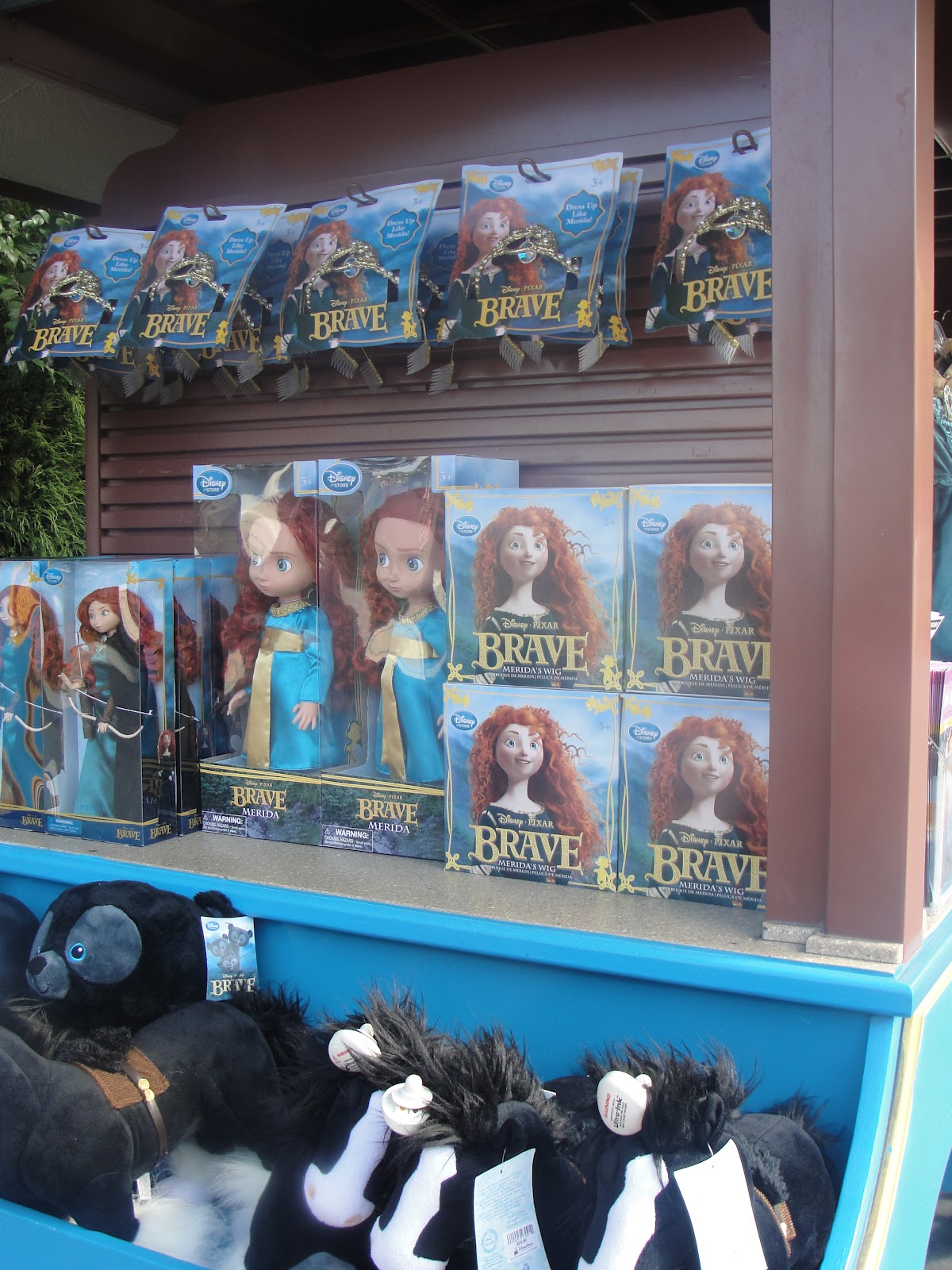 Tangled In Disney: Merida from Brave Meets At Magic Kingdom