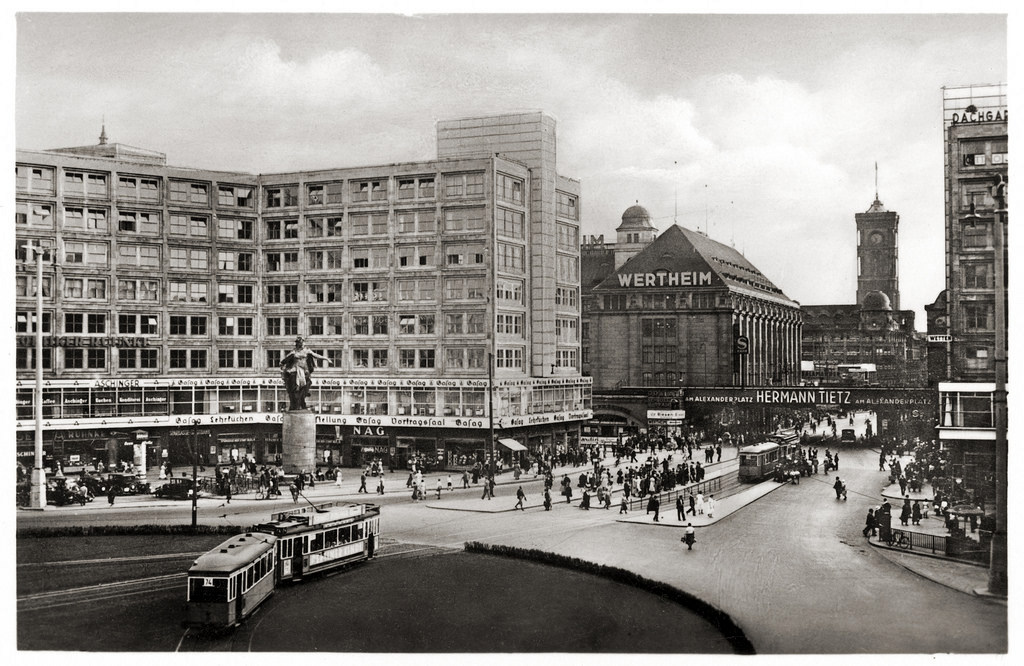 Amazing Photos Capture Street Scenes of Berlin in the 1930s ~ Vintage ...