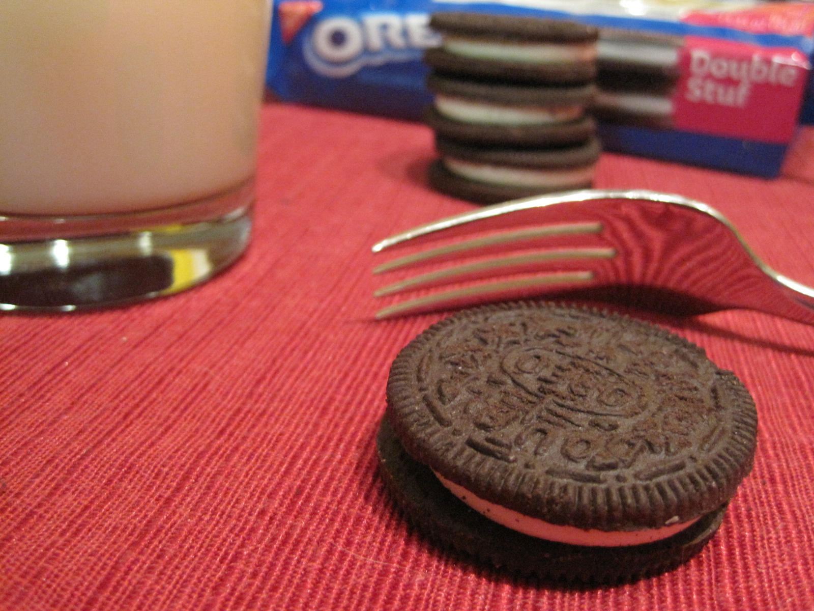 Adventures in Everything: Adventures in Eating Oreo Cookies