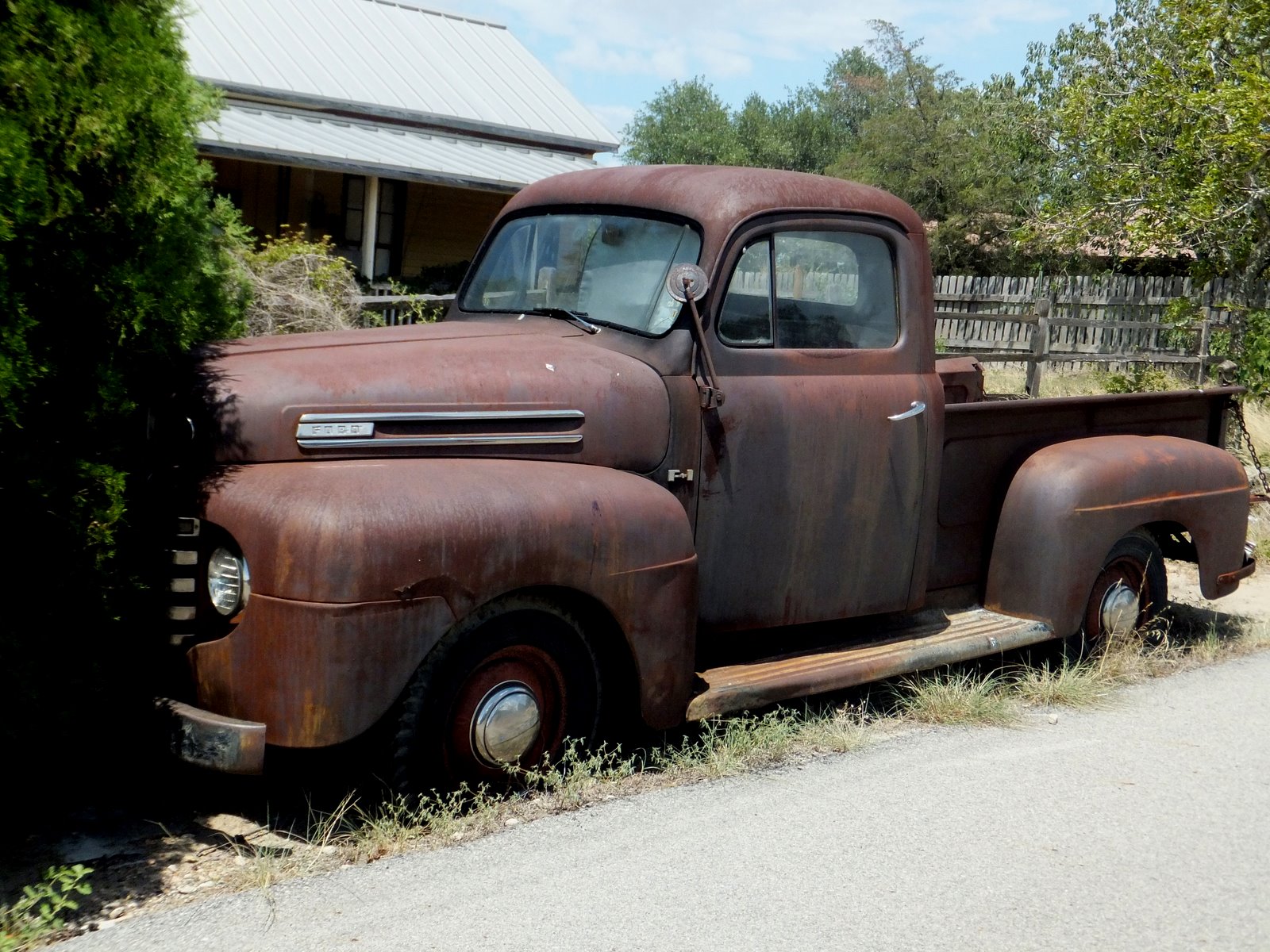 Grit in the Gears: Rusty Old Truck Post No1