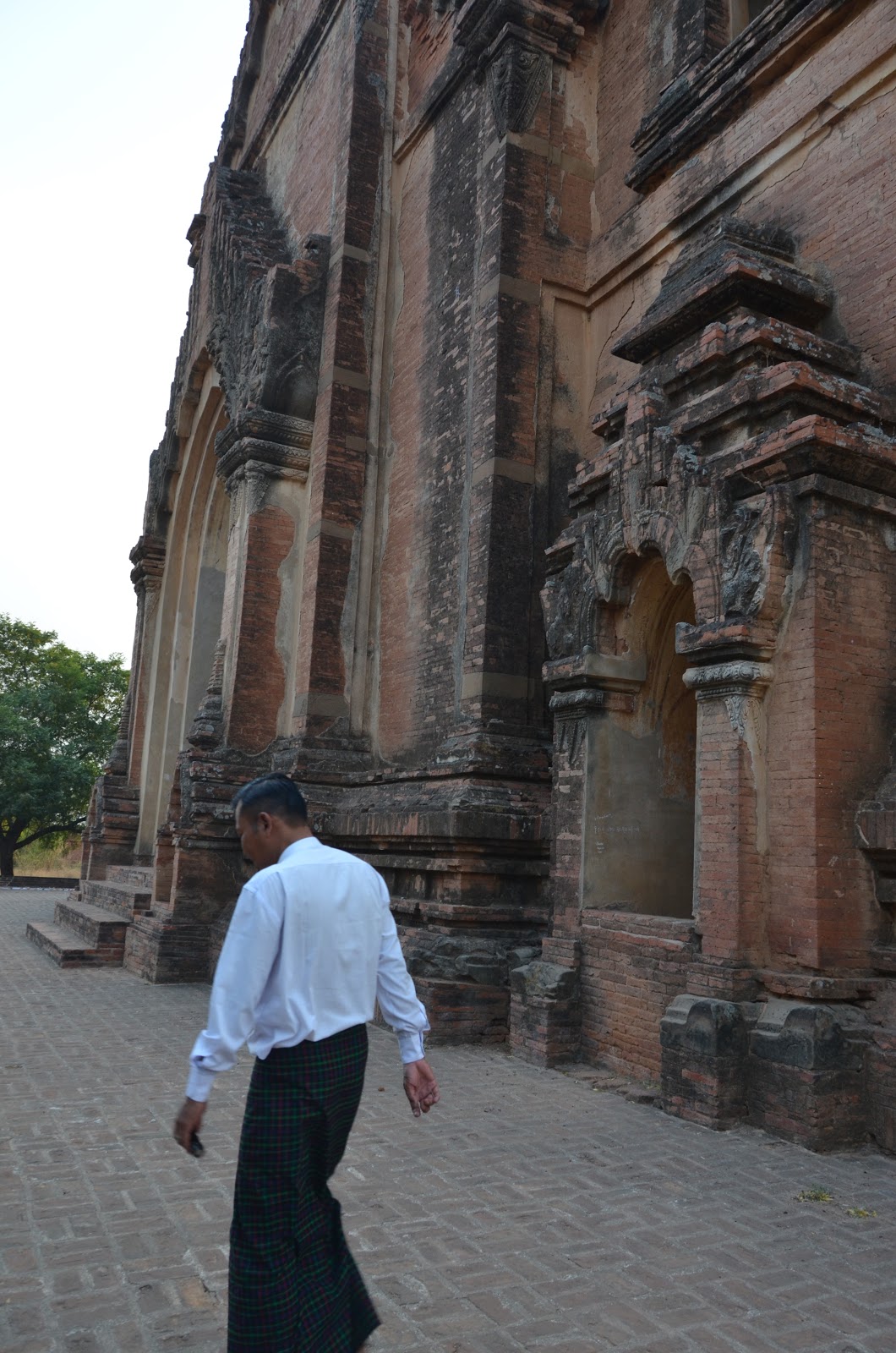 Suitcase and World: Dhammayangyi Temple.