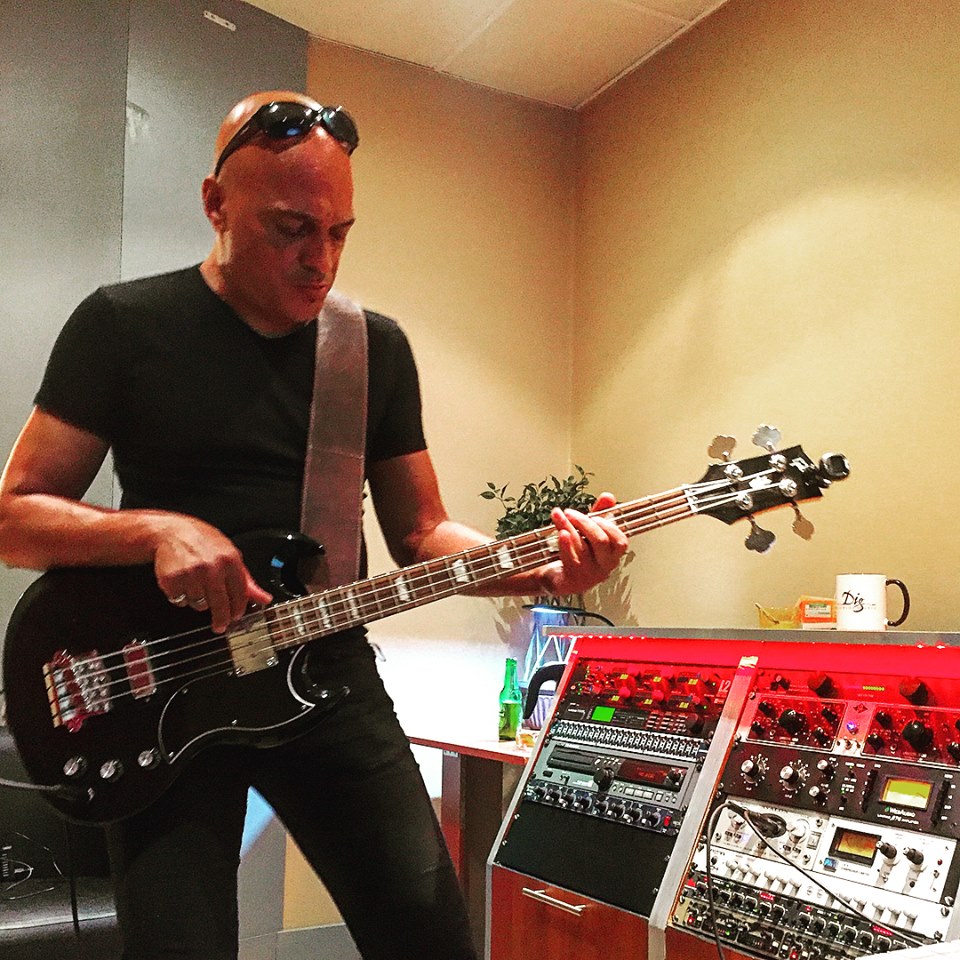 .: David Jacob bassiste du groupe de Rock Trust