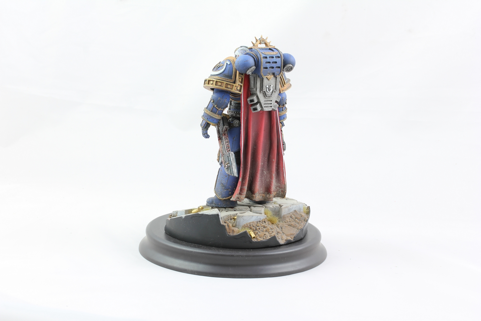 Showcase - Large Scale Ultramarine Captain 2 from PaintMyBits - Bloody Dice