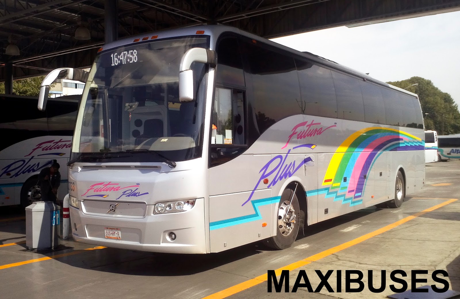 MAXIBUSES: AUTOBUSES FUTURA PLUS RUTAS DEL SUR