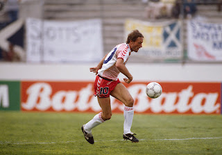 Mundialistas y Mitos: ELKJAER LARSEN