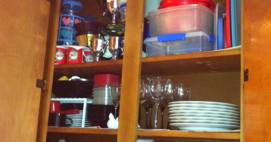 THE SAVVY SHOPPER: Shelf Helpers To Organize