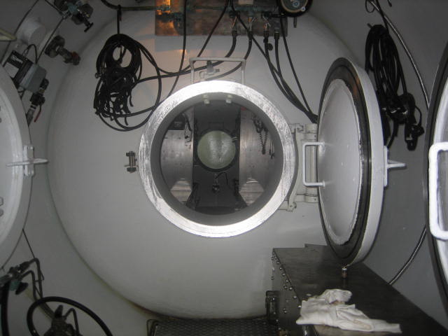 Rockwater 2 Dive Support Ship: Dive saturation chambers and diving bell