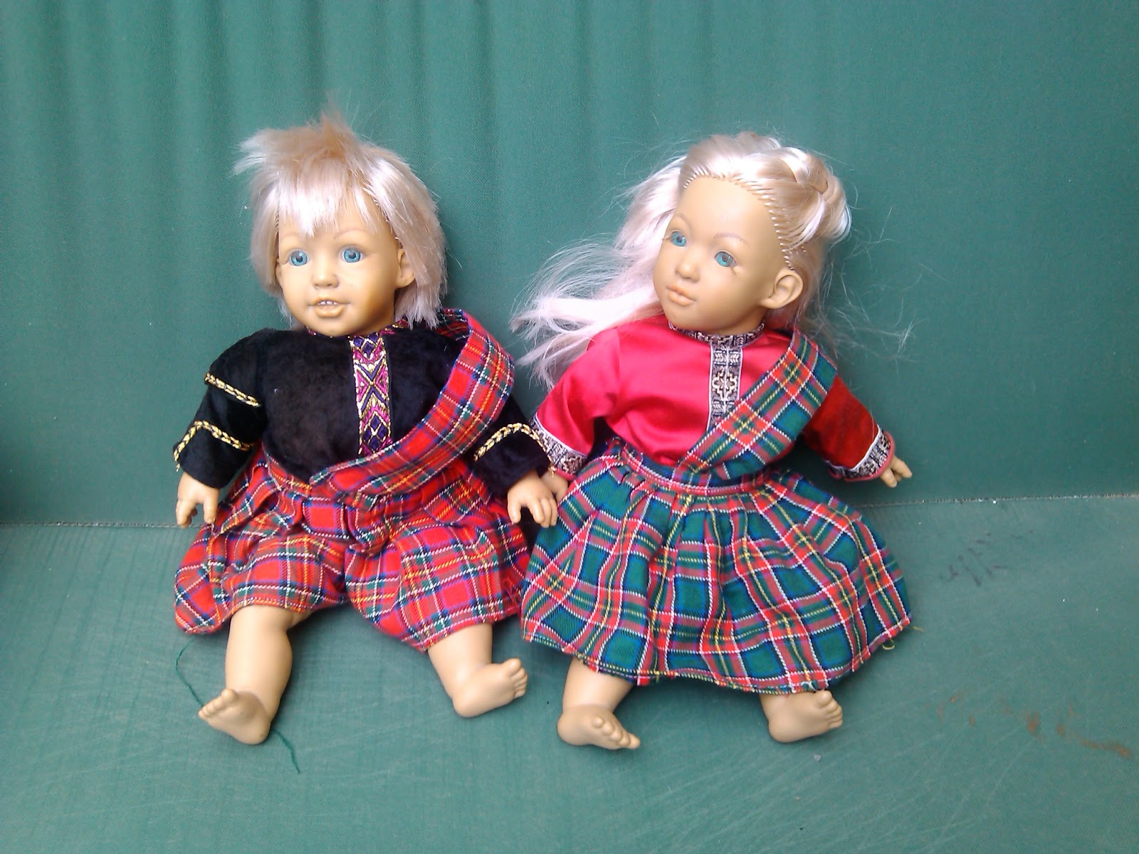 REGALANDO HISTORIA: CONJUNTO DE MUÑECOS ANTIGUOS