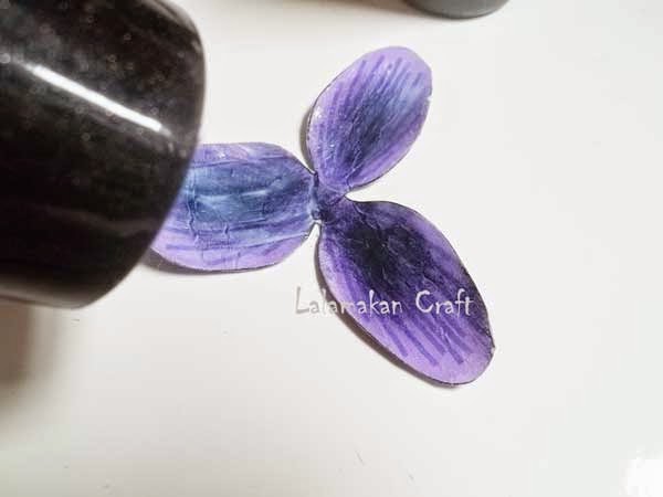 Creativity Tutorial: Membuat Bunga Anggrek dari Kertas