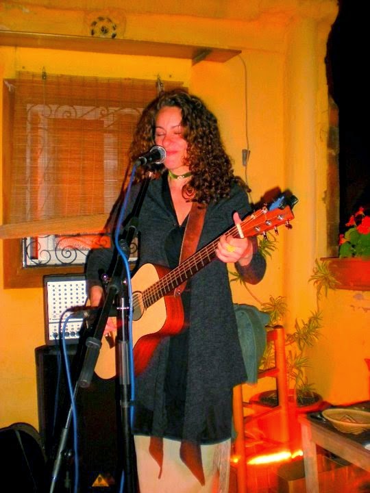 Will travel for beer and art: House Concert in Barcelona