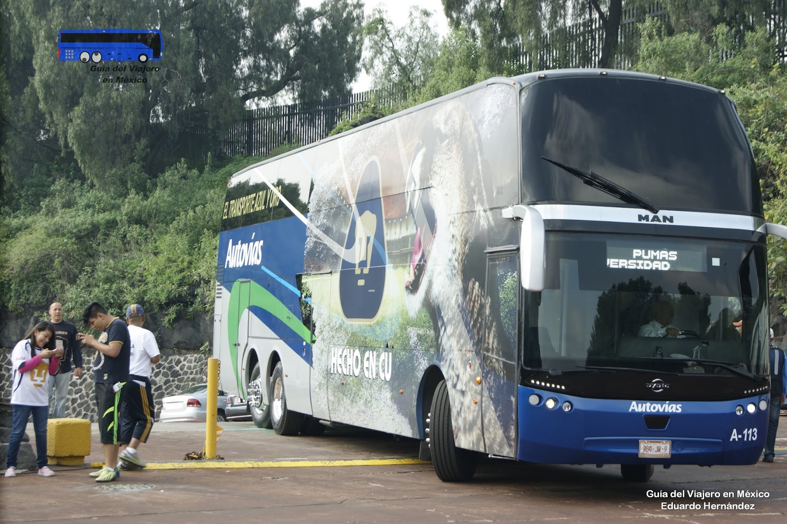 Una foto mas del Autobús de dos pisos de los PUMAS de la UNAM