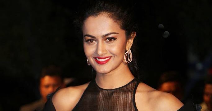 Shubra Aiyappa Hot Photos At Gemini TV Puraskaralu 2017