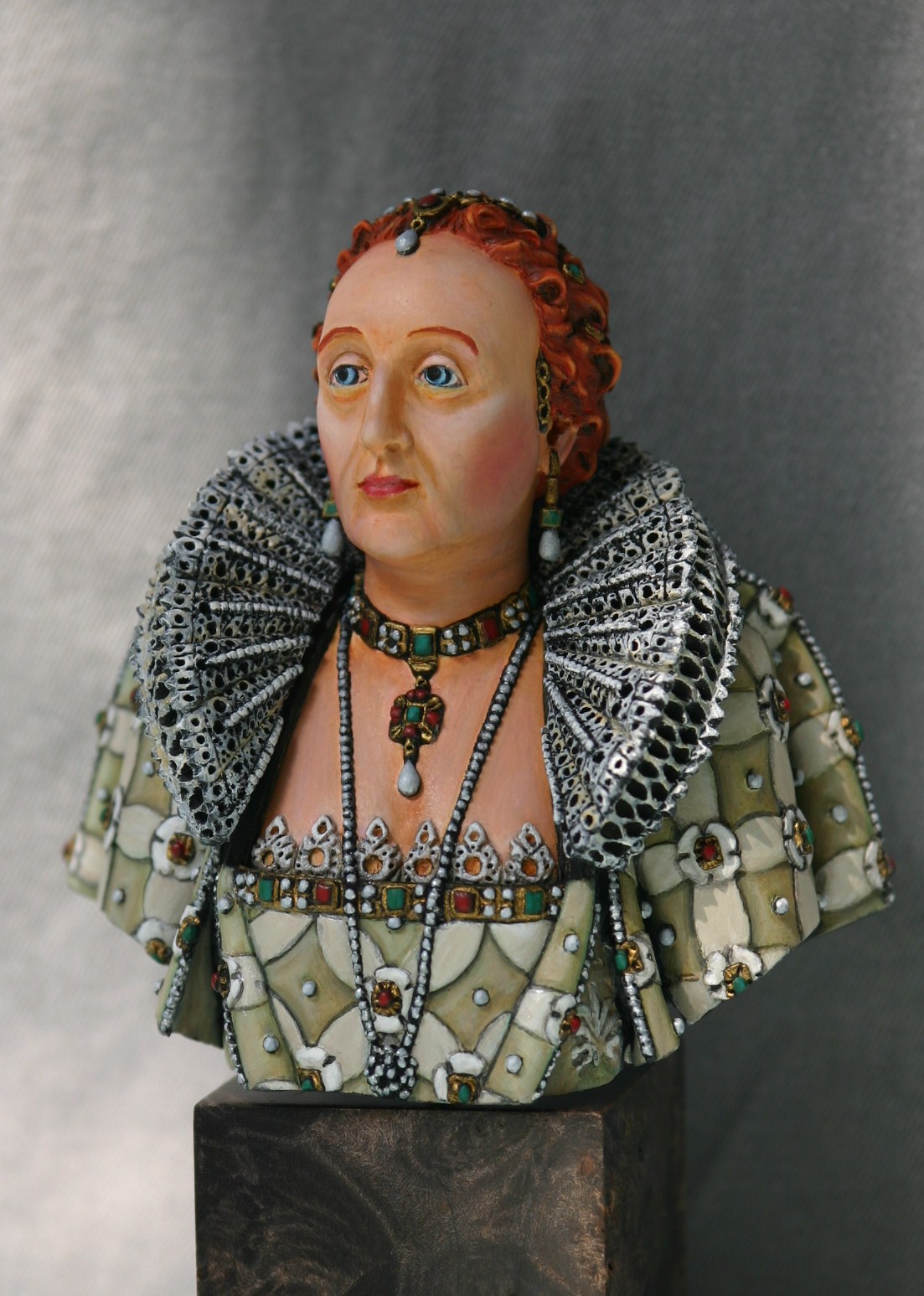 PAINTED FIGURES BY MIKE CRAMER: Queen Elizabeth I bust