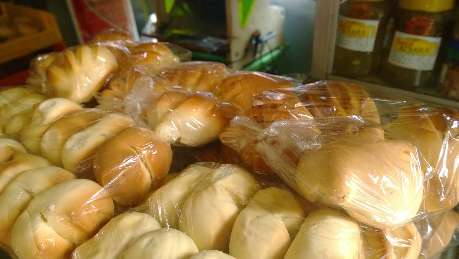 Pork in the Road: Pavino's Bakery -- Lucban's Best