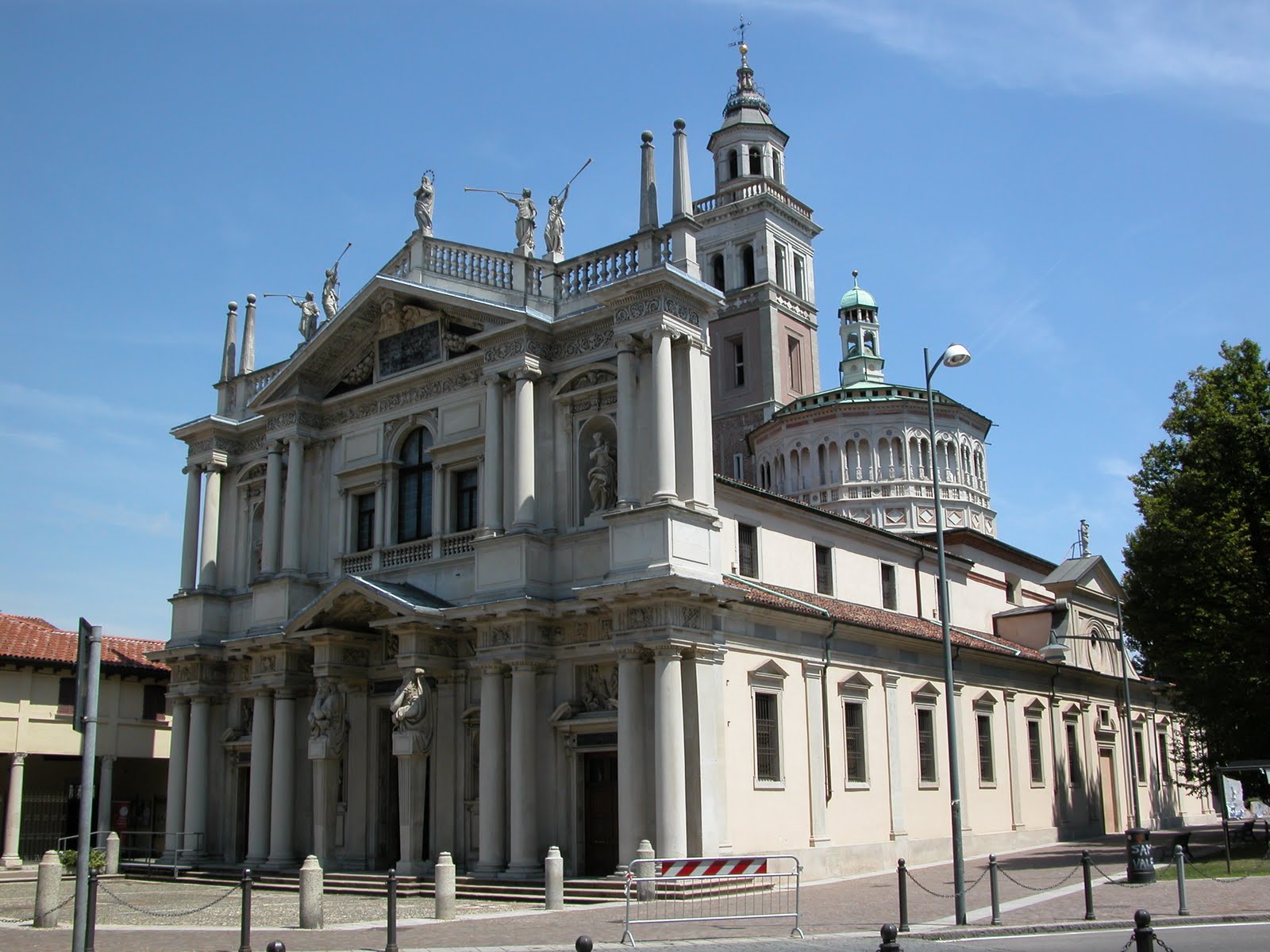 My Milan (Italy): Saronno...what a lovely day I had, yesterday (and it ...