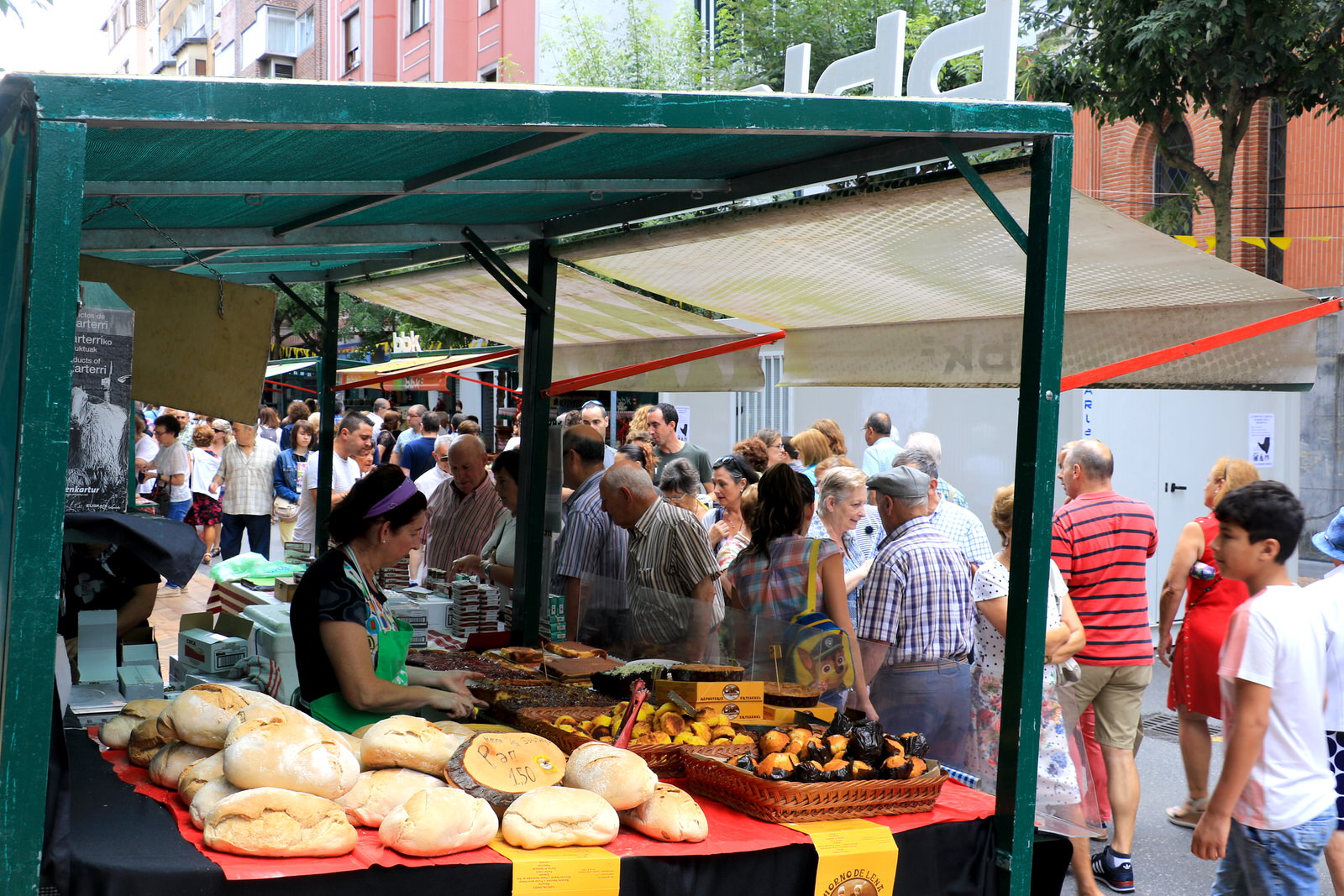 Las fiestas viven un último domingo multitudinario con la feria agrícola