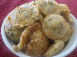 Instant Pot Coin Spinach Idly (Lunchbox Recipe)