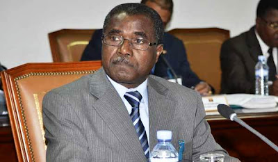 O cão que fuma...: MPLA Paralisa o Cuango para Manifestação Partidária