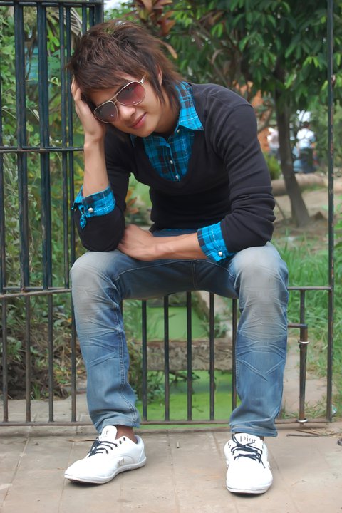 M y a n m a r H u n k s: Aung Lay