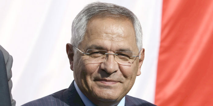 France: Robert Bourgi et les costumes de François Fillon, un parfum de ...