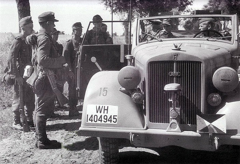 NAZI JERMAN: Foto Mobil Horch